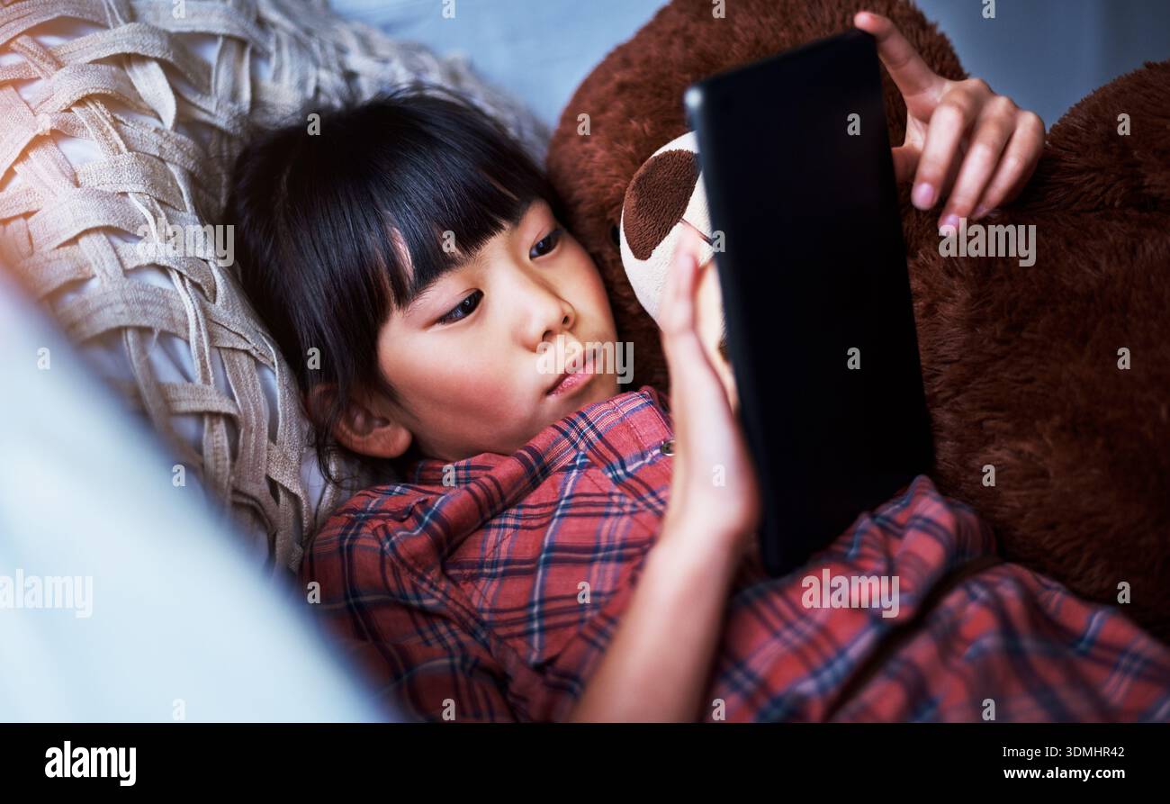 Binge watching cartoon hi-res stock photography and images - Alamy