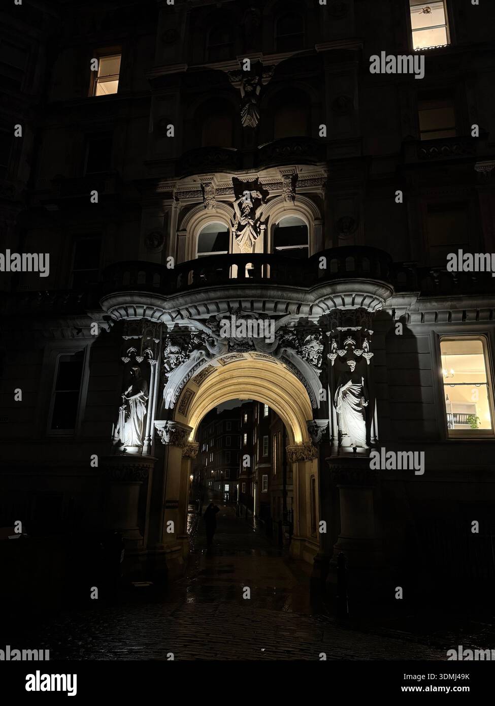 A rainy walk around the Historic London legal Chambers , Inner, Middle ...
