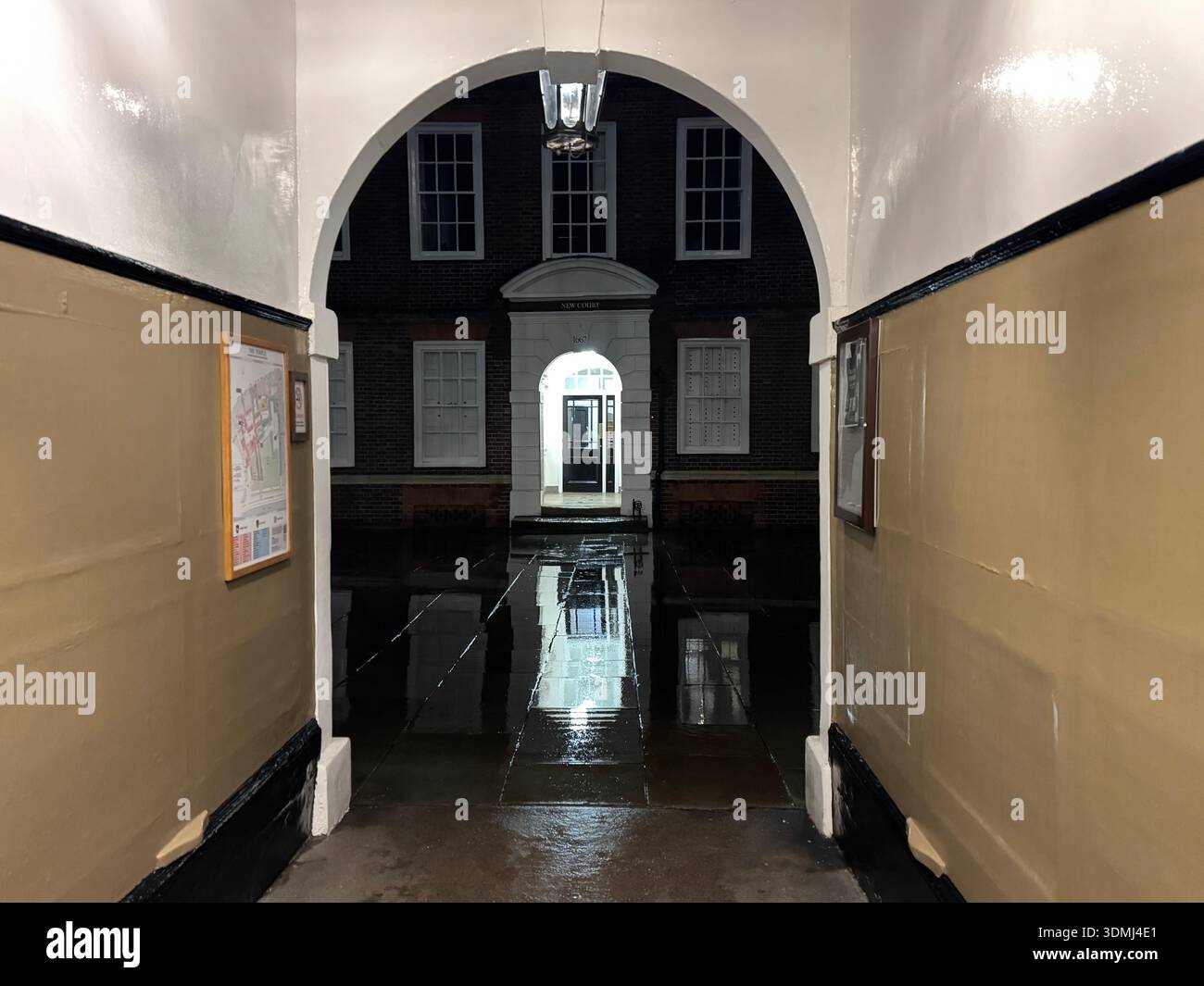 A rainy walk around the Historic London legal Chambers , Inner, Middle ...