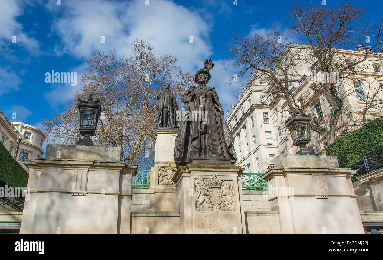King George VI and Queen Elizabeth The Queen Mother Memorial. Royal ...