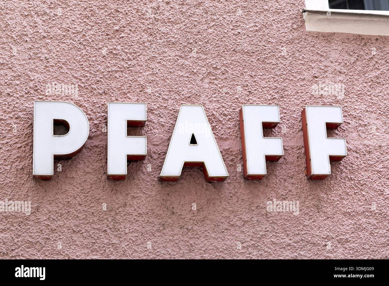 Pfaff Nähmaschineneinzelhandel // Pfaff Sewing Machine Retail ...