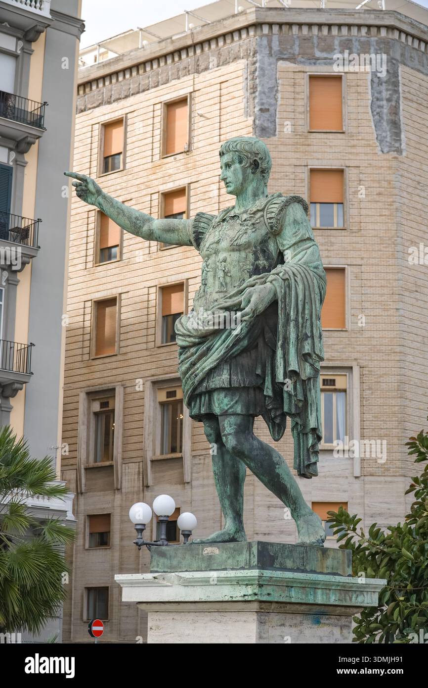 Statue of Emperor Trajan (Statua dell'Imperatore Traiano). Roman ...