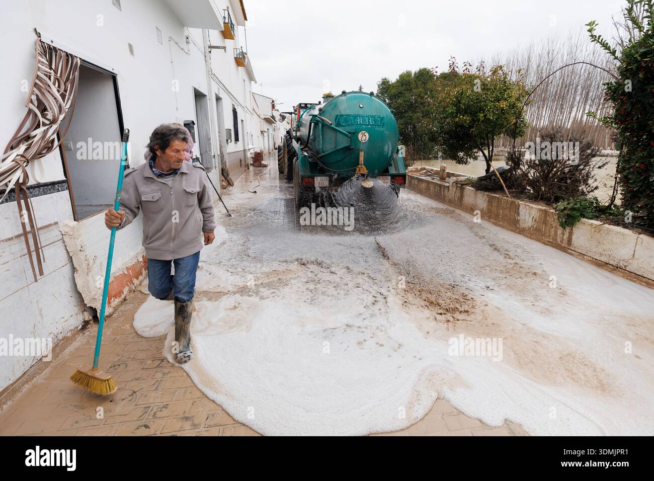 Residents of the municipality of Villanueva Mesía, Granada, are busy ...