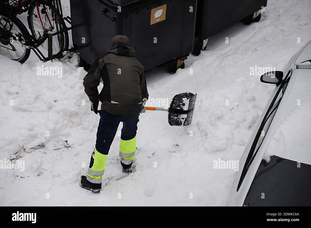 Copenhagen/Denmark /06 FEB 2026 /Land lord cleaRING SNOW TO MAKE MAKE ...