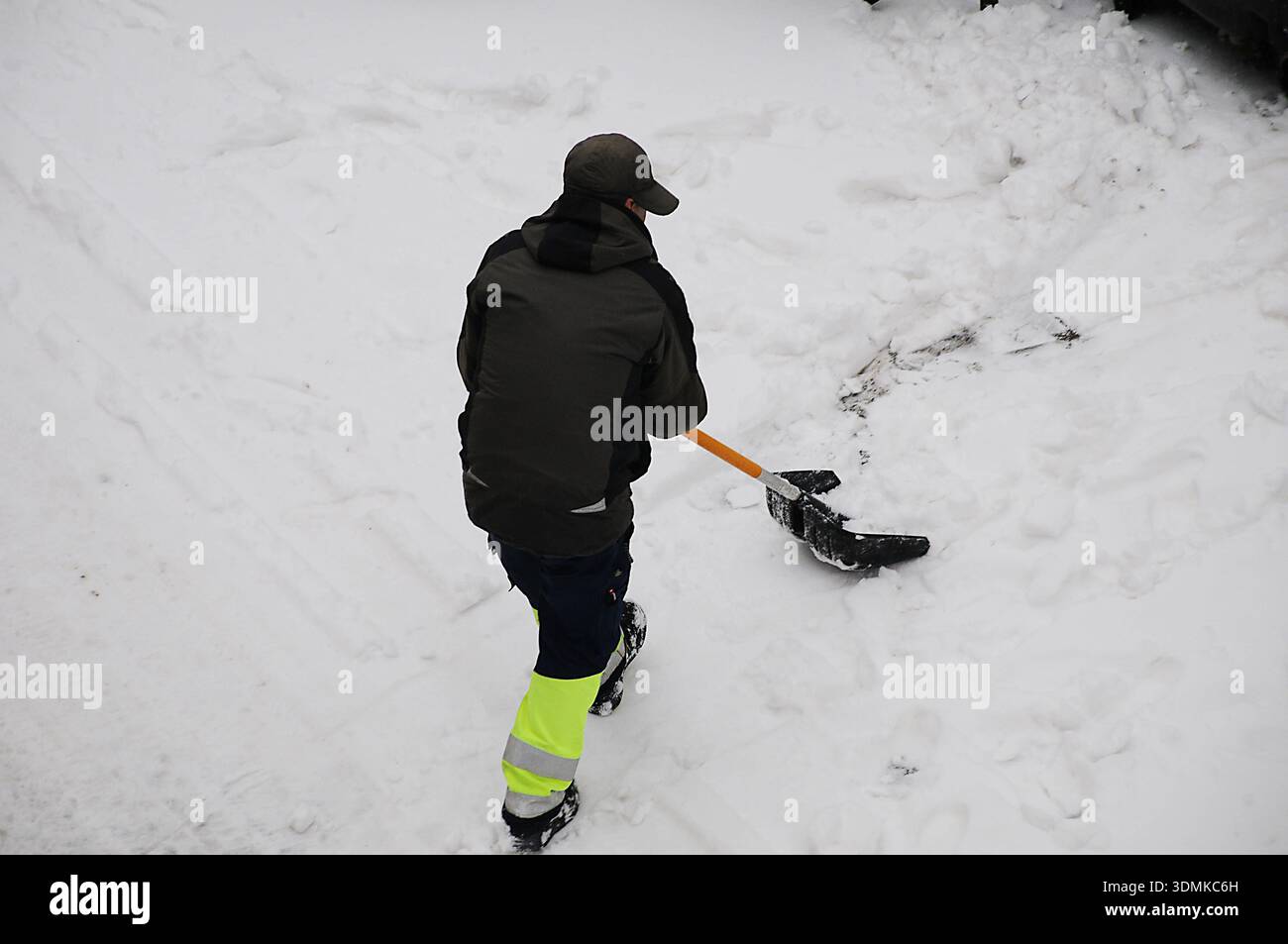 Copenhagen/Denmark /06 FEB 2026 /Land lord cleaRING SNOW TO MAKE MAKE ...