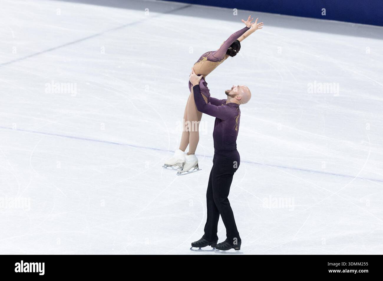 Kam Ellie and O'shea Danny of The United States perform their Ice Dance ...