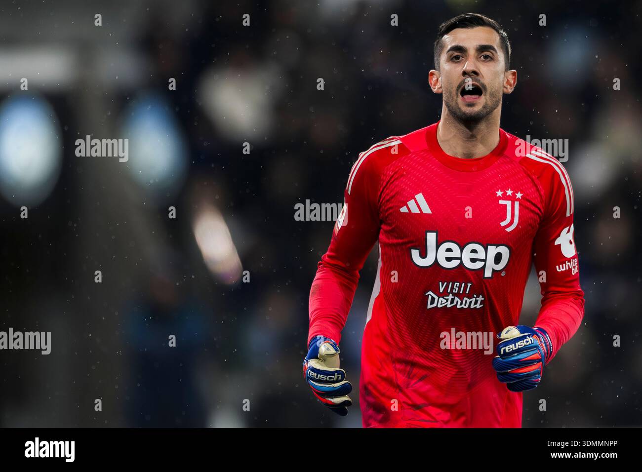 Mattia Perin of Juventus FC looks on during the Coppa Italia quarter ...