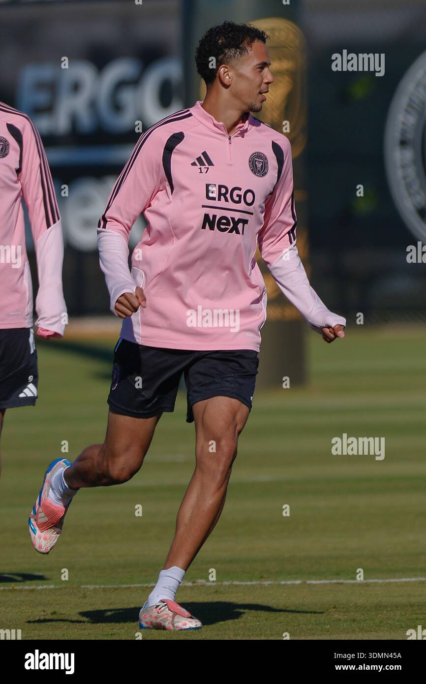 FORT LAUDERDALE, FL - FEBRUARY 06: Inter Miami defender Ian Fray (17 ...