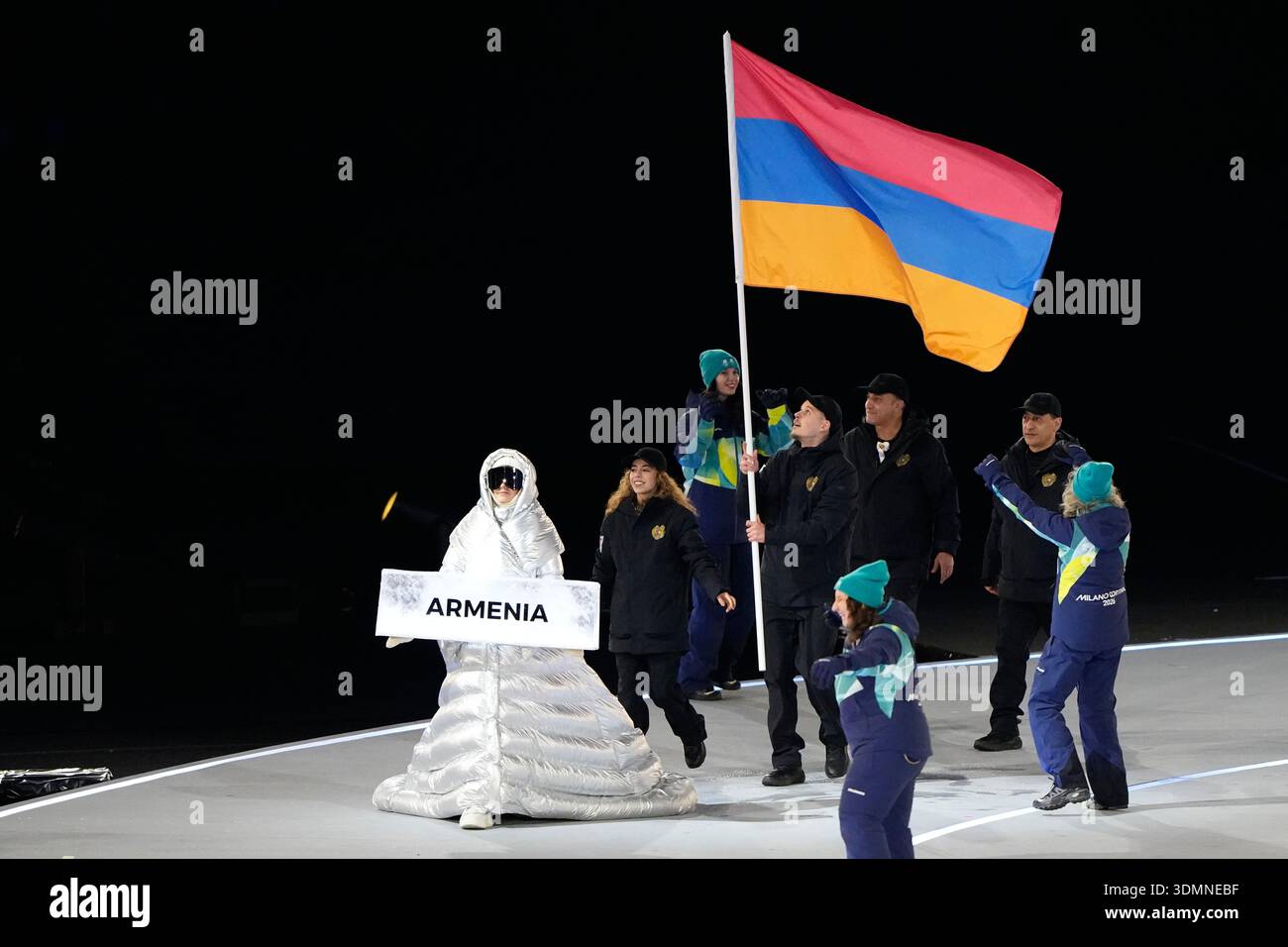 Karina Akopova and Nikita Rakhmanin, flag bearers of Armenia, lead ...