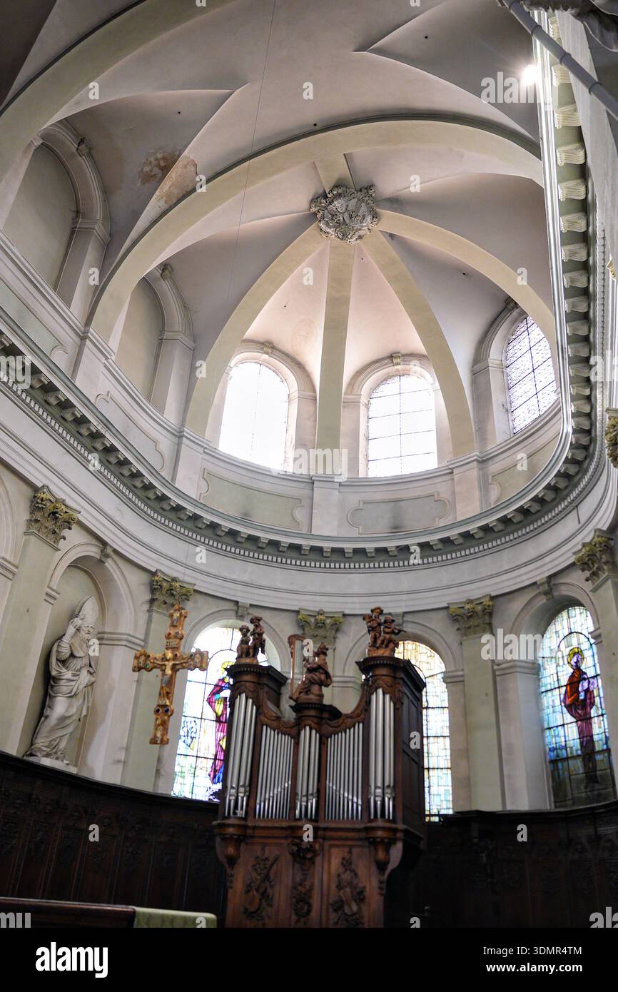 Dome pipe organ inside hi-res stock photography and images - Alamy