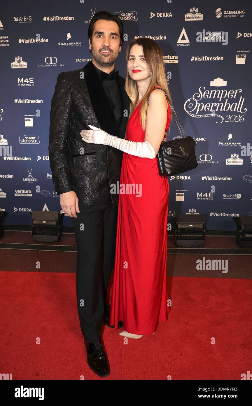 Jonathan Tetelman mit Ehefrau Andreea beim 18. SemperOpernball 2026 in ...