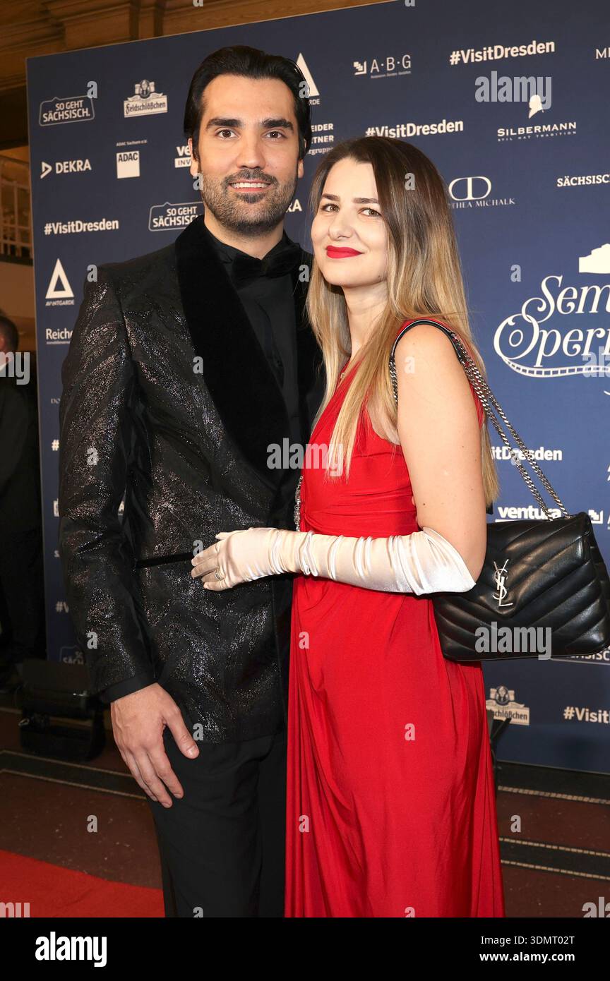 Jonathan Tetelman with wife Andreea at the 18th SemperOpernball 2026 at ...