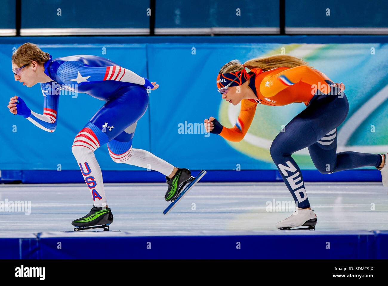 Jordan Stolz of United States of America and Jutta Leerdam of the ...