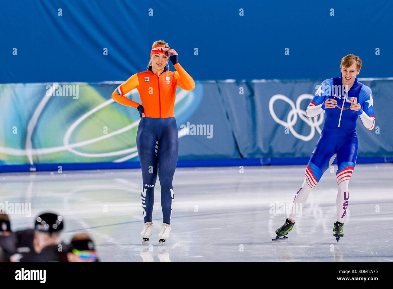 Jutta Leerdam of the Netherlands and Jordan Stolz of United States of ...