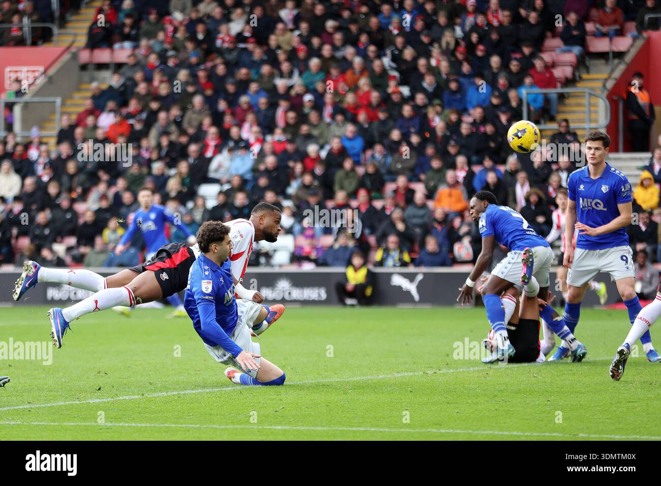 Southampton's Cyle Larin scores their side's first goal during the Sky ...