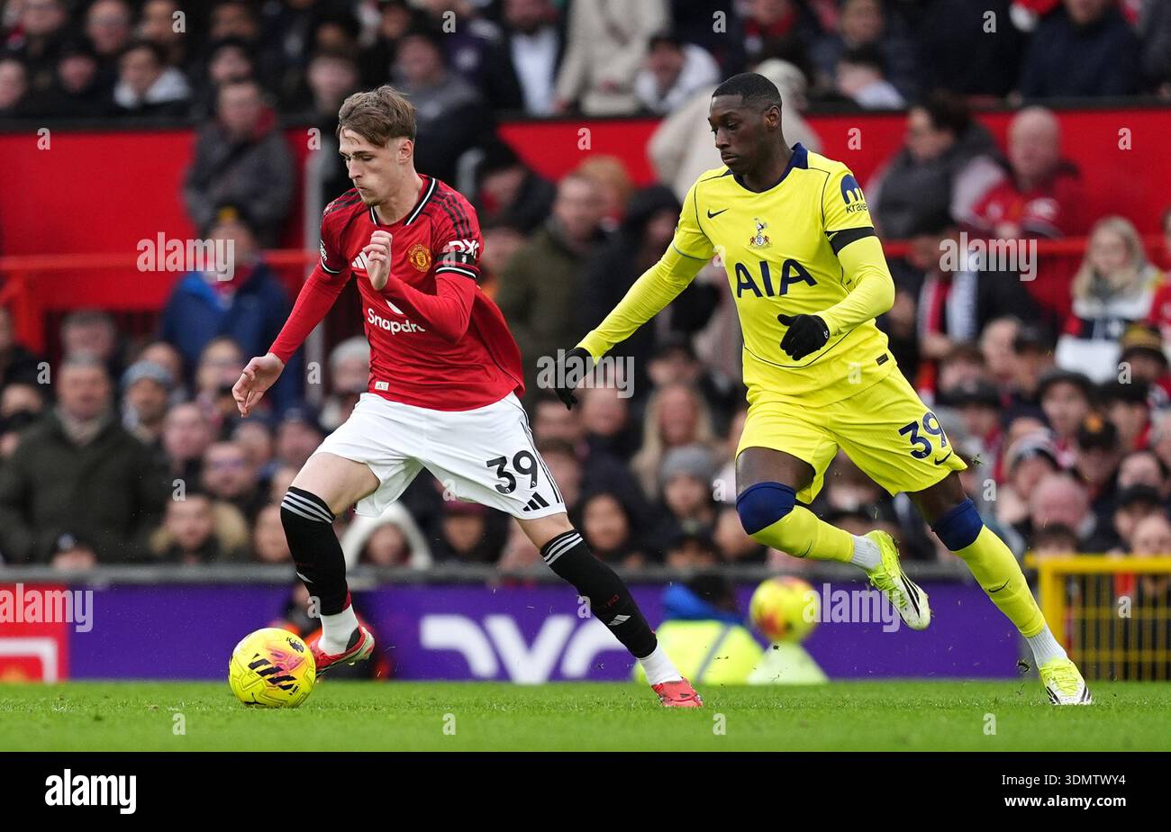 Manchester United's Tyler Fletcher (left) and Tottenham Hotspur's ...