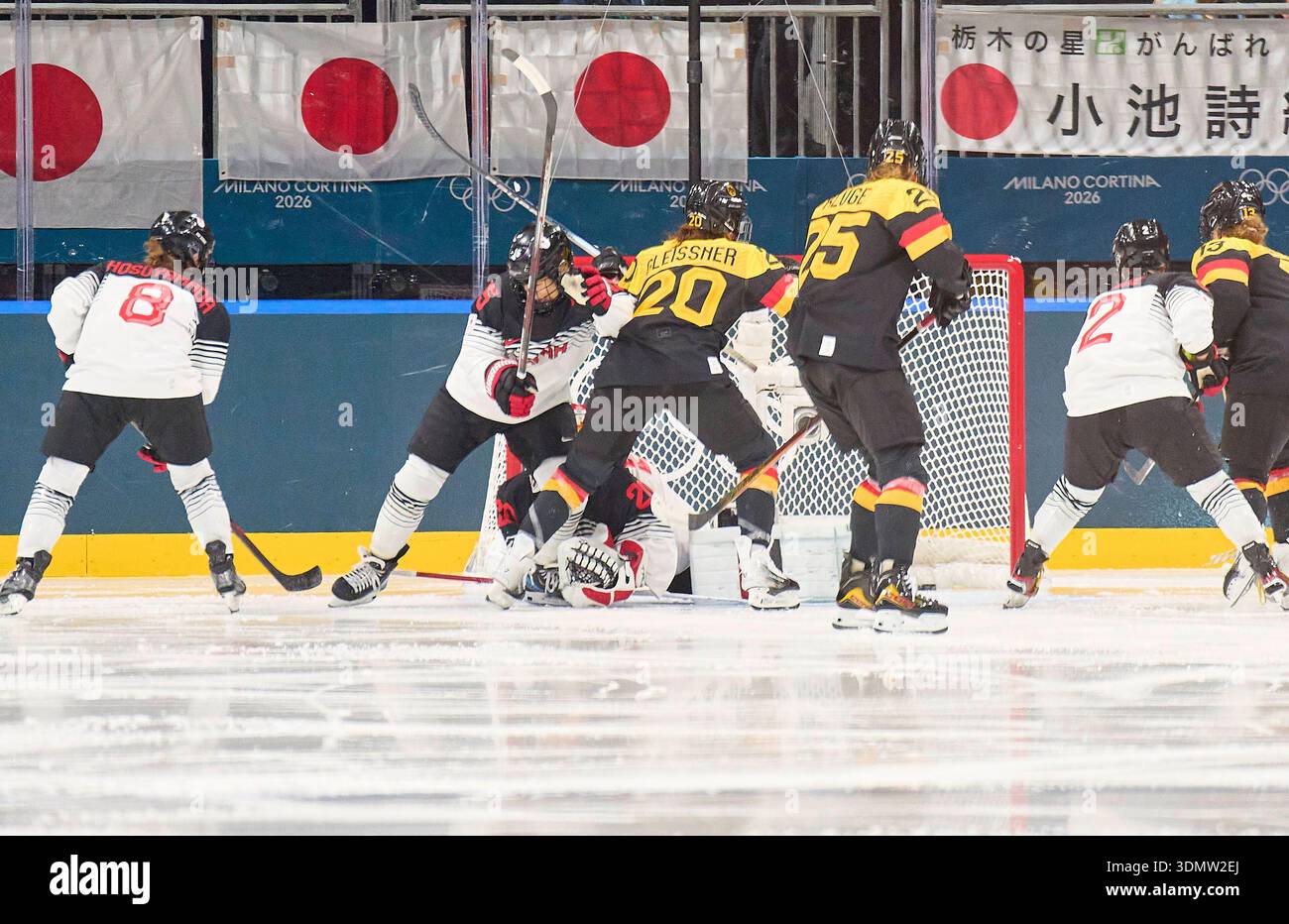 Daria Gleissner of Germany scores for 1-0 at the preliminary women Ice ...