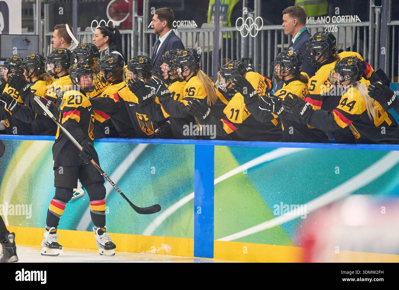 Daria Gleissner of Germany scores for 1-0 at the preliminary women Ice ...