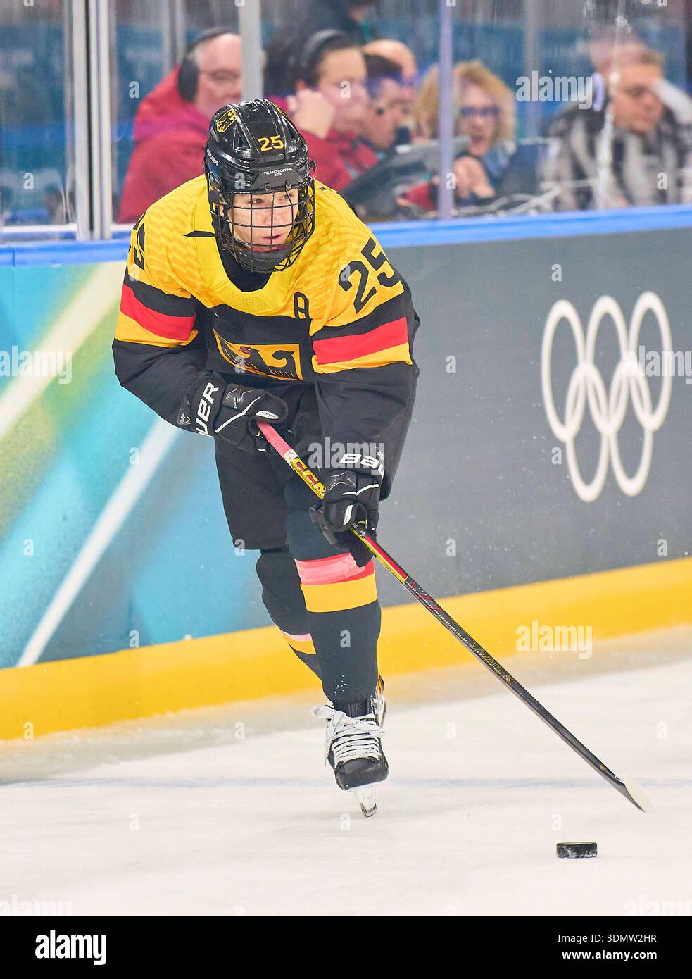 Laura Kluge of Germany at the preliminary women Ice Hockey match Group ...