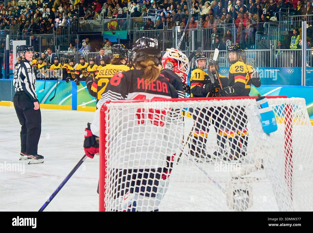 Laura Kluge of Germany scores for 4-0 at the preliminary women Ice ...