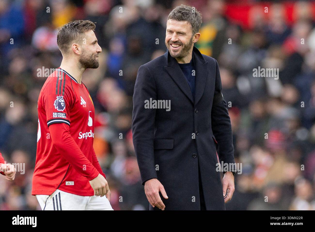 Michael Carrick and Luke Shaw #23 of Manchester United F.C. celebrates ...