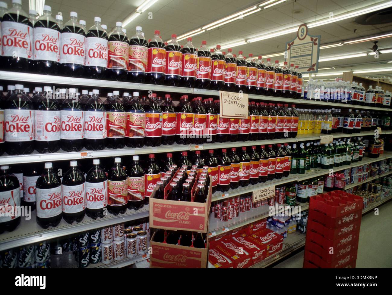 Drinks supermarket soft pepsi hi-res stock photography and images - Alamy