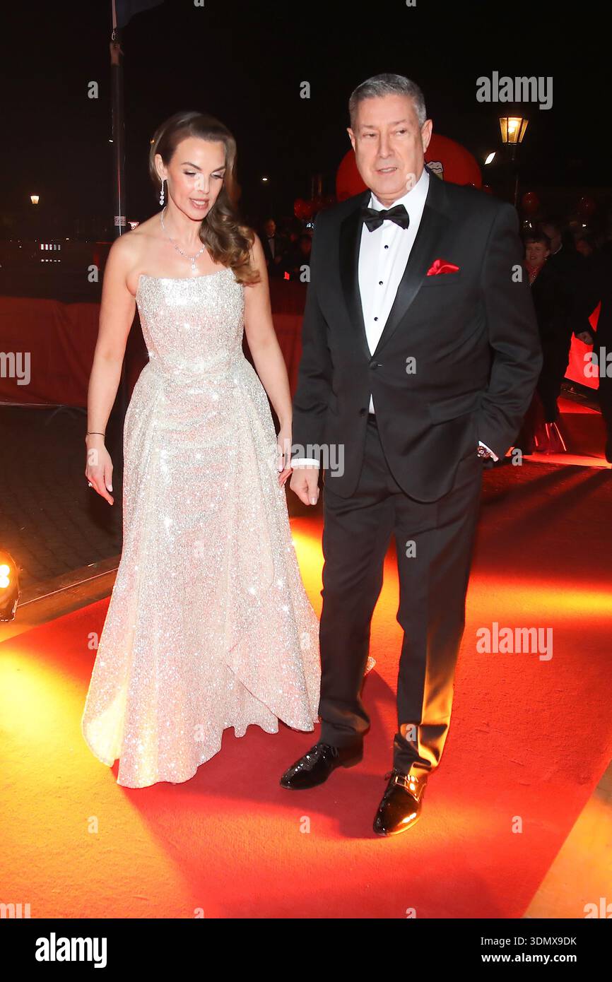 Dresden, 07.02.2026 Annika Lau und Joachim Llambi beim 101 ...