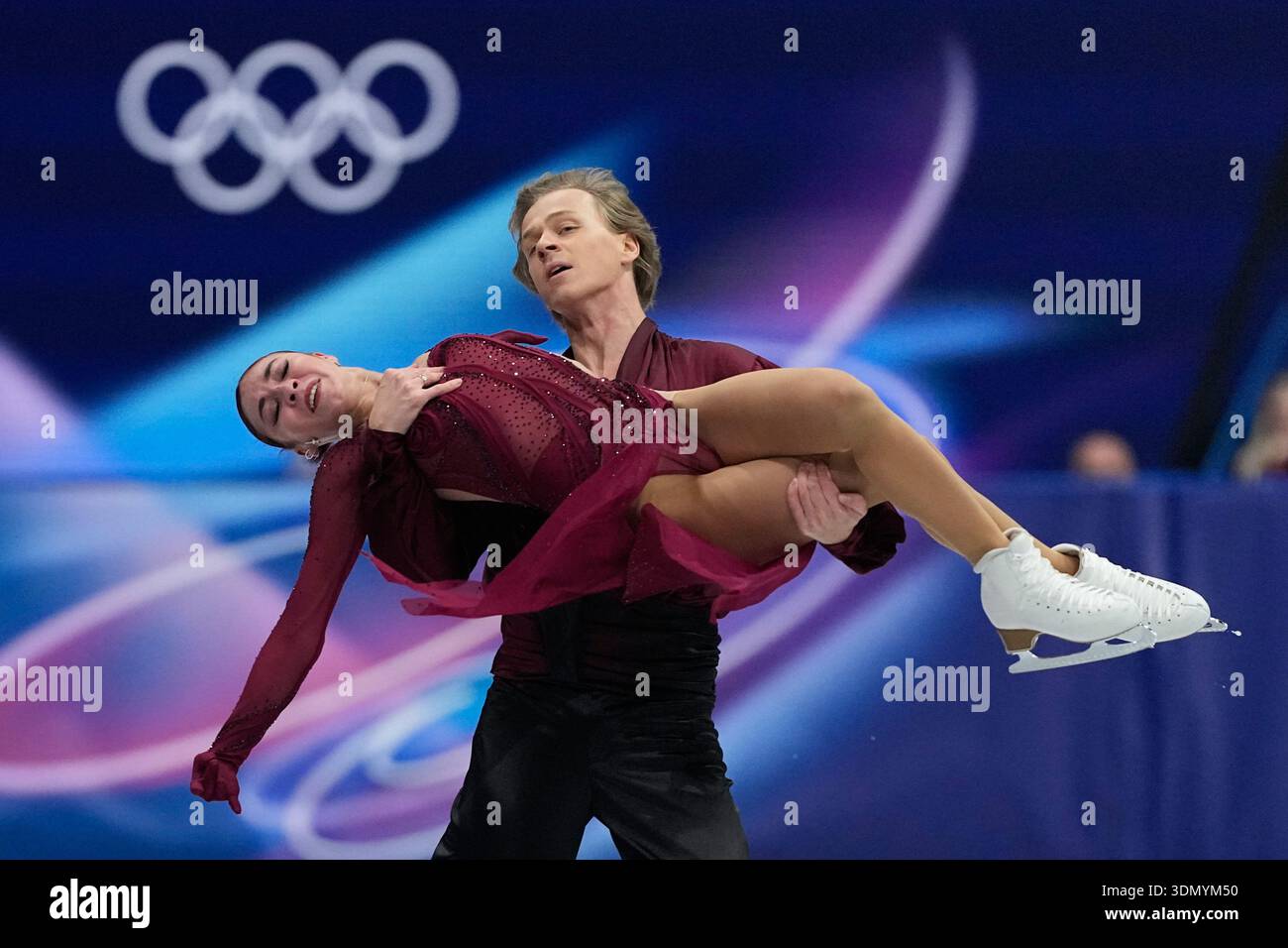 Diana Davis and Gleb Smolkin of Georgia compete during the figure ...