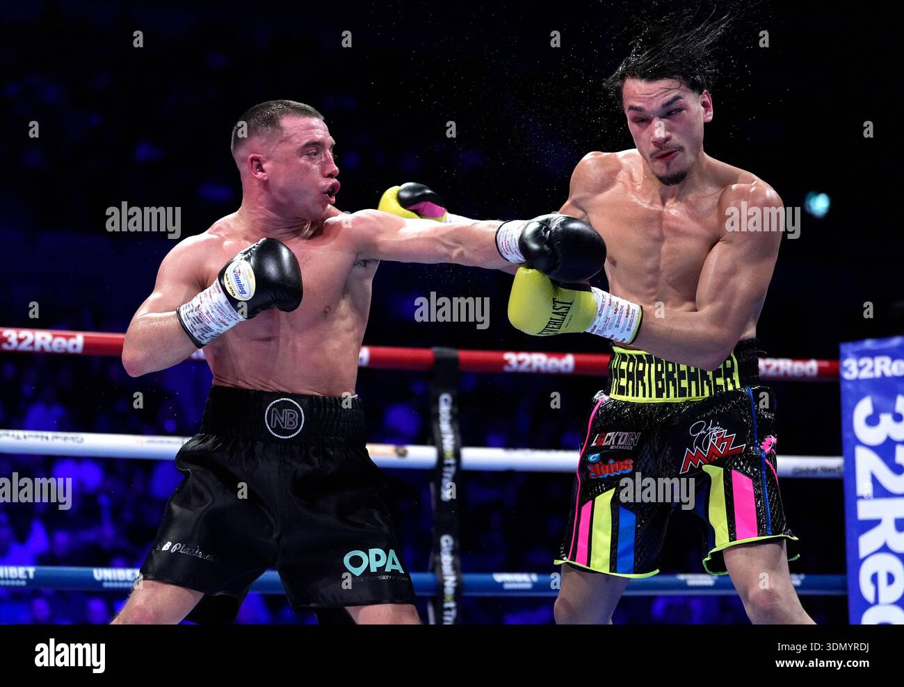 Nick Ball (left) and Brandon Figueroa in the feather weight bout at the ...