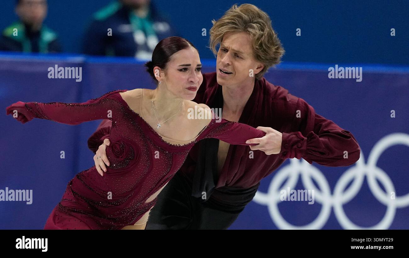 Diana Davis and Gleb Smolkin of Georgia compete during the figure ...