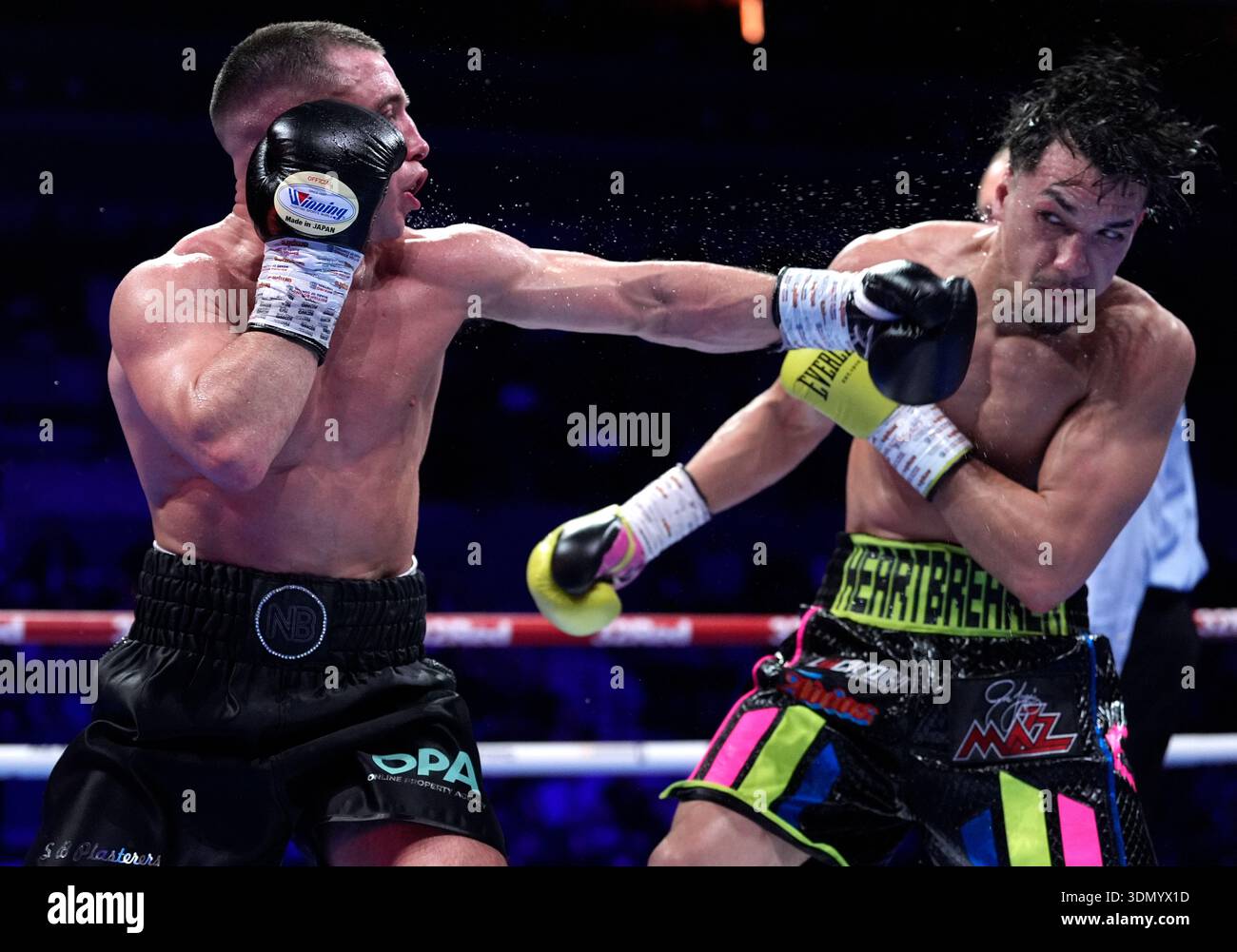 Nick Ball (left) and Brandon Figueroa in the feather weight bout at the ...
