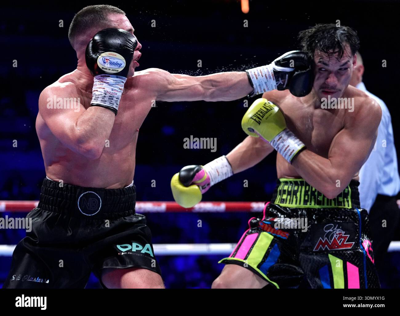 Nick Ball (left) and Brandon Figueroa in the feather weight bout at the ...