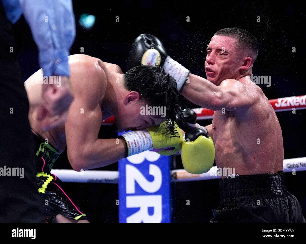 Brandon Figueroa (left) and Nick Ball in the feather weight bout at the ...