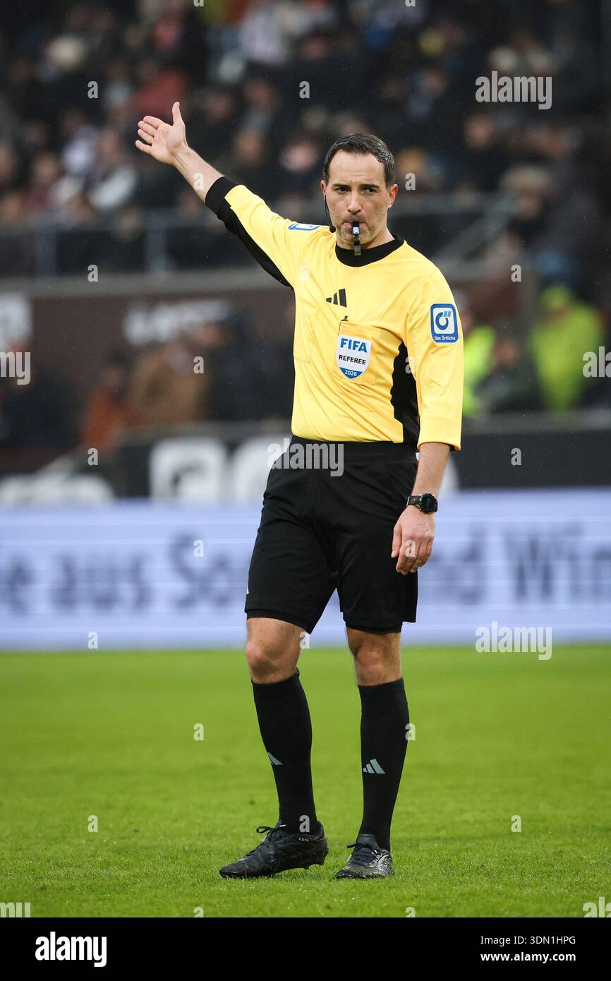 07 February 2026, Hamburg: Soccer, Men: Bundesliga, FC St. Pauli - VfB ...