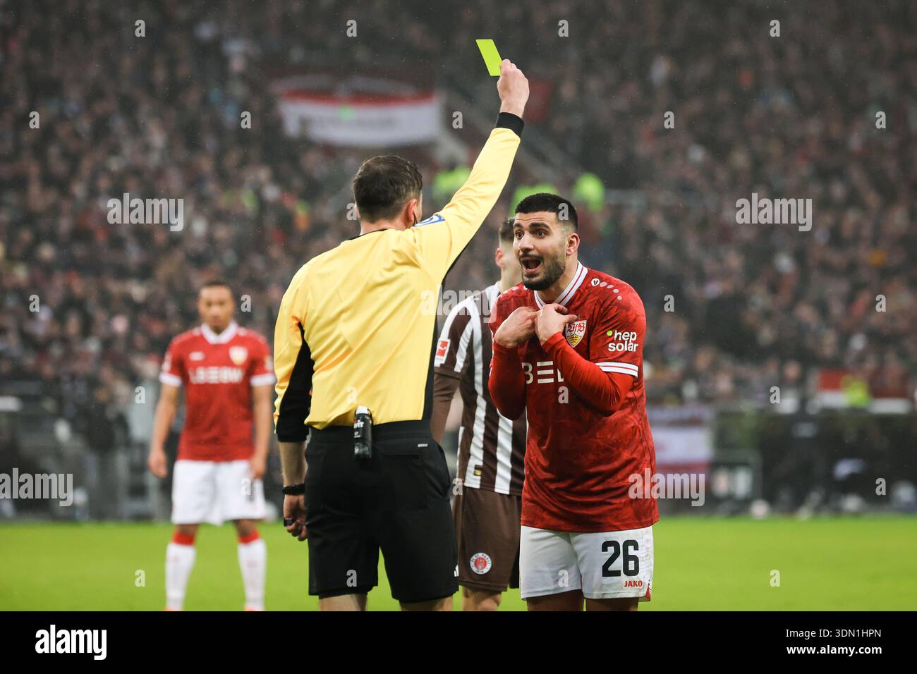 07 February 2026, Hamburg: Soccer, Men: Bundesliga, FC St. Pauli - VfB ...