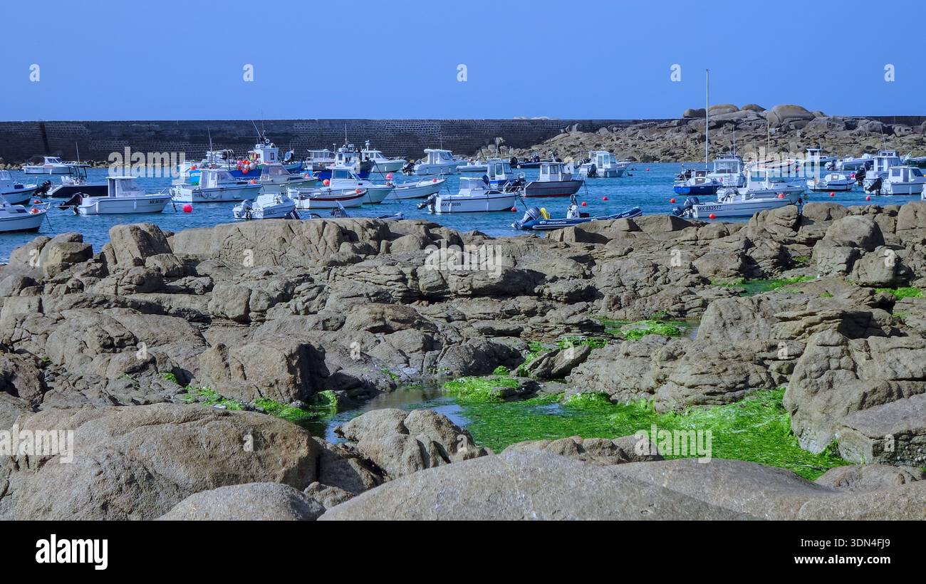 Fishing recreational boats basin hi-res stock photography and images ...