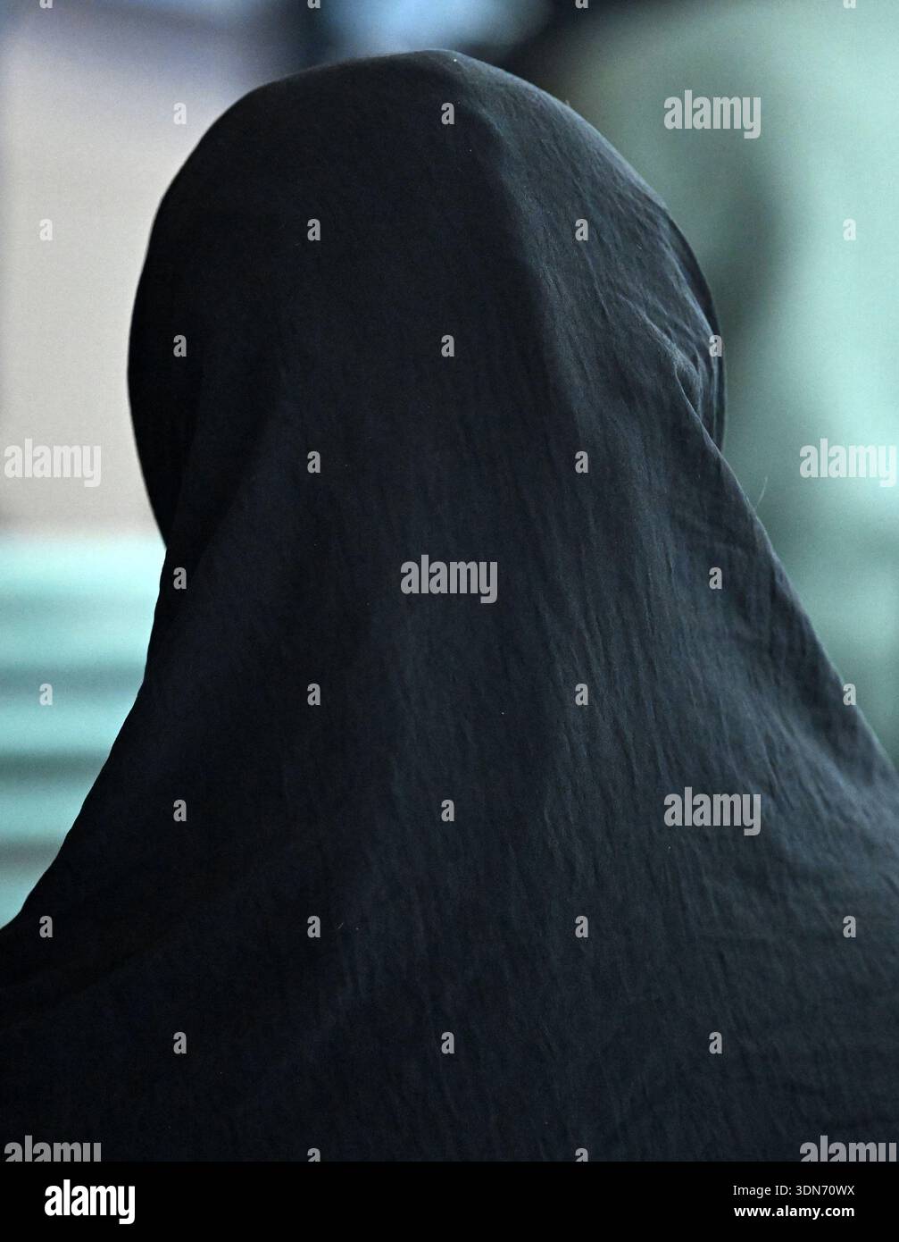 THEME PICTURE - Illustration on the topics of headscarves / headscarf ...
