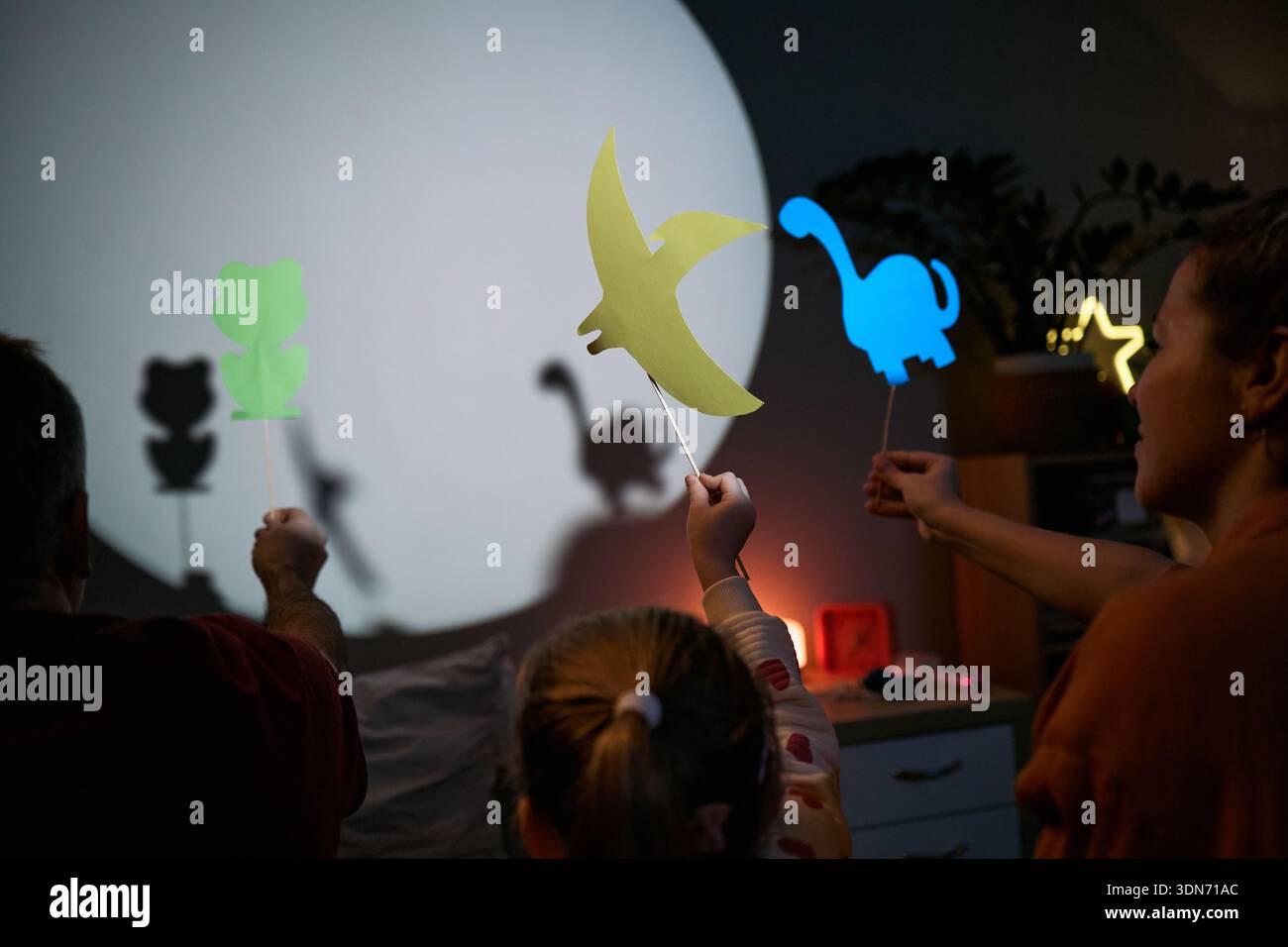 Shadow puppets child hi-res stock photography and images - Alamy