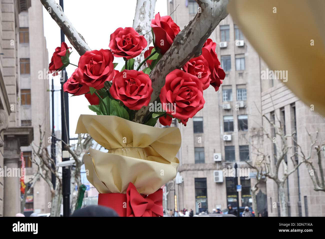 Two 'rose tree' art installations add romantic charm to Fuzhou Road in ...
