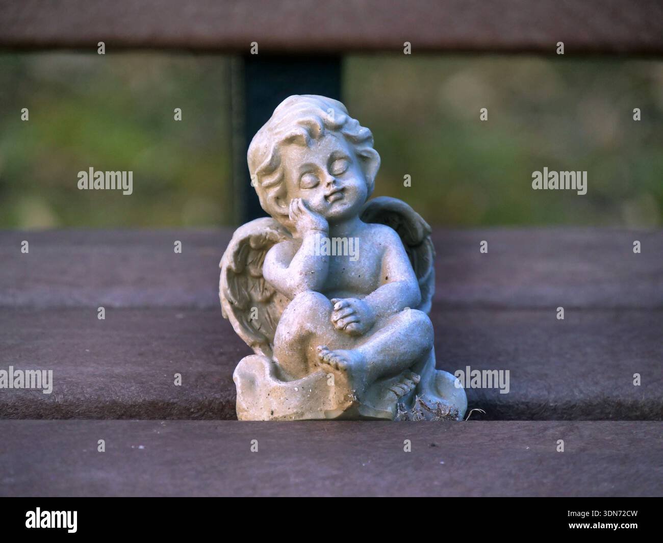 Trauer-Friedhofsfotos als Symbolfoto fuer Trauer und sterben. Trauer ...