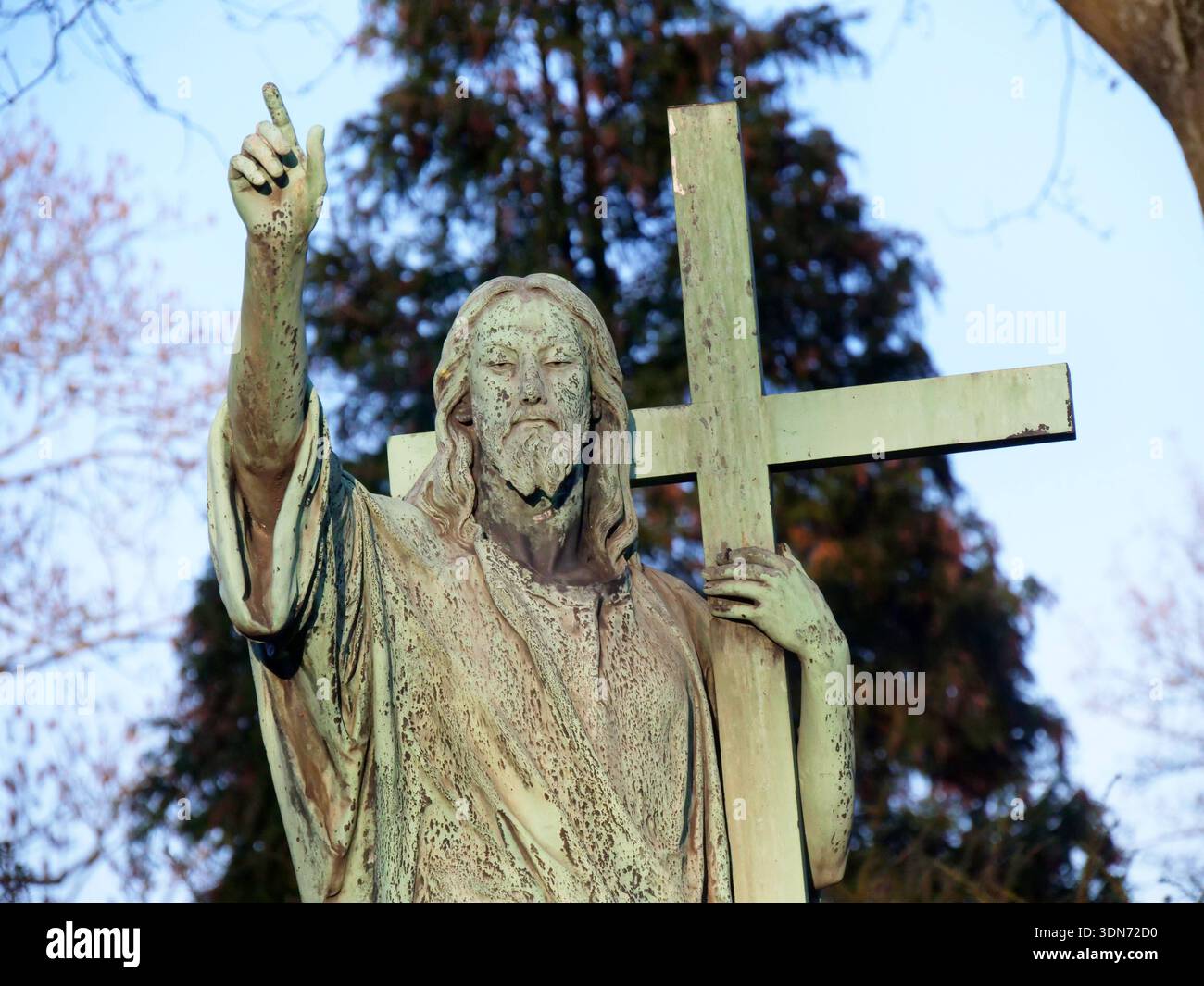 Trauer-Friedhofsfotos als Symbolfoto fuer Trauer und sterben. Jesus ...