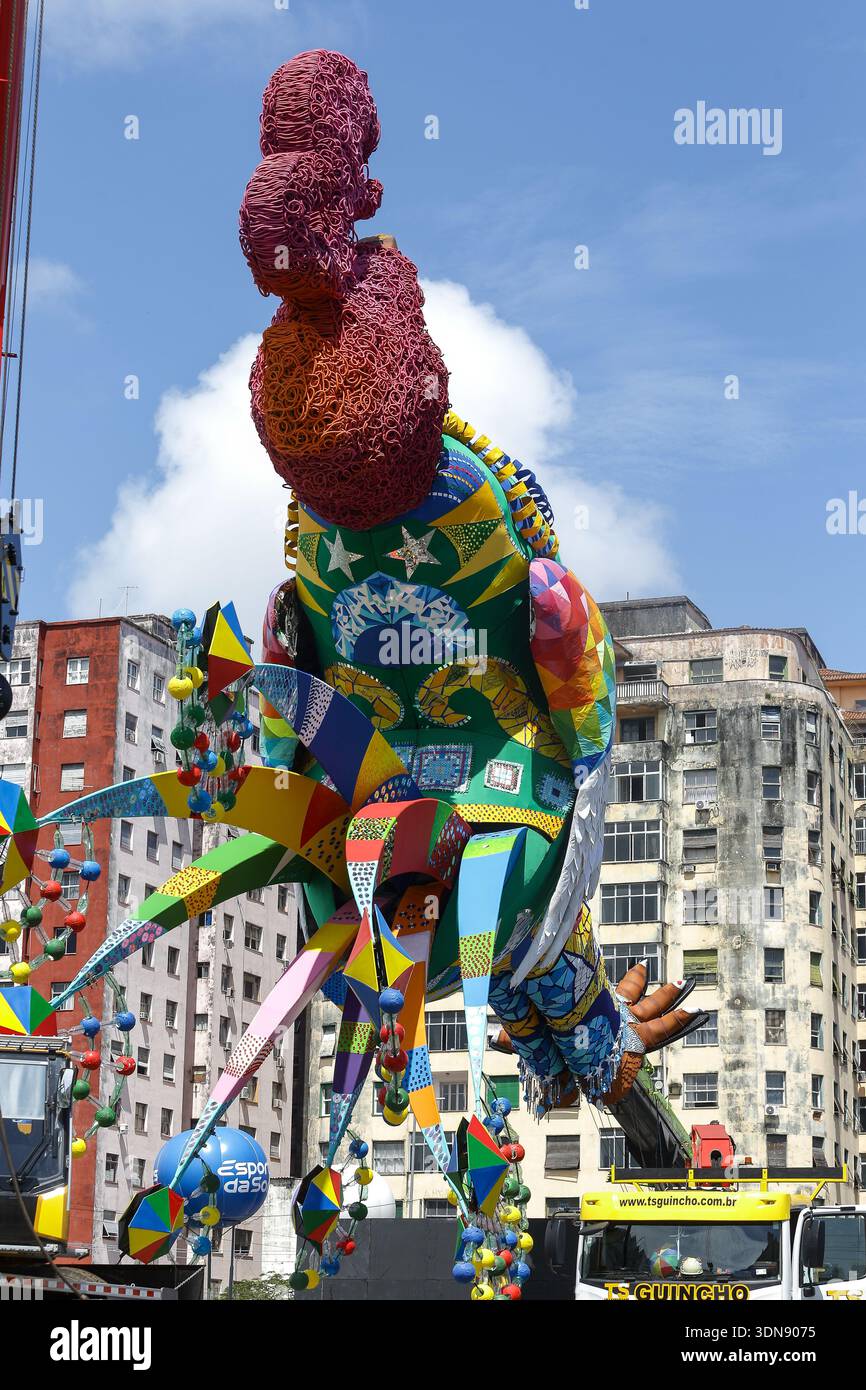 PE - RECIFE - 09/02/2026 - ASSEMBLY OF THE GIANT ROOSTER - Images of ...