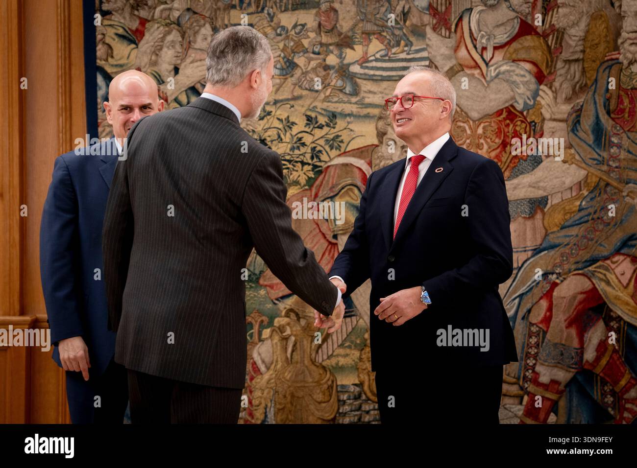 King Felipe VI (l) receives in audience the CEO of Oracle Spain, Albert ...