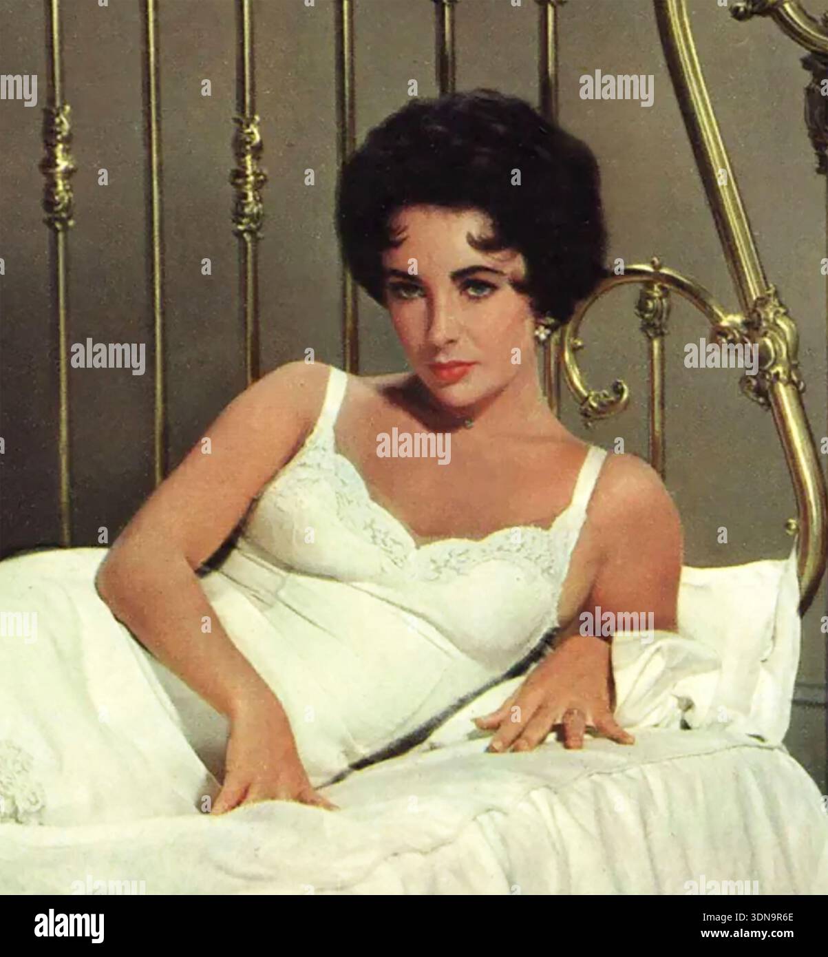 CAT ON A HOT TIN ROOF 1958 MGM film with Elizabeth Taylor as Margaret ...