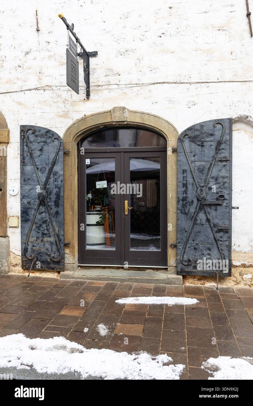 Historic storefront featuring hi-res stock photography and images - Alamy
