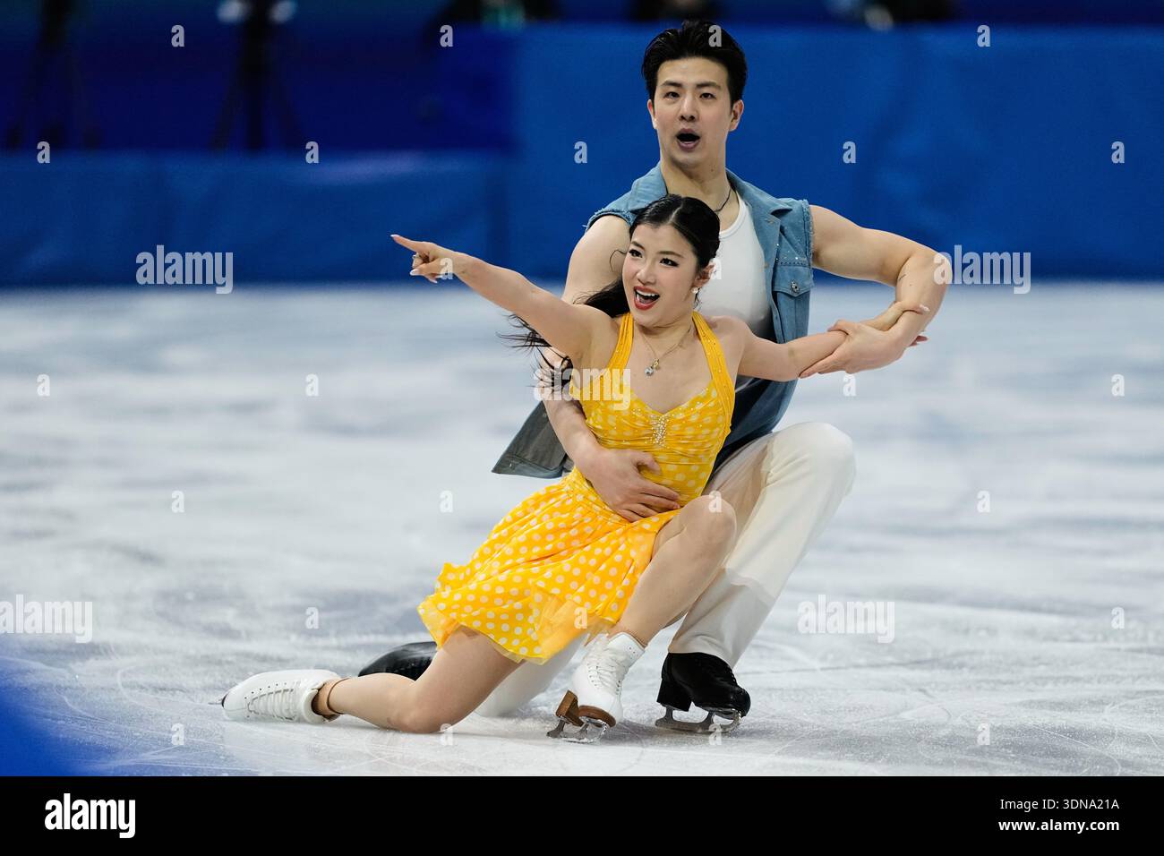 Shiyue Wang and Xinyu Liu of China compete during the rhythm dance in ...