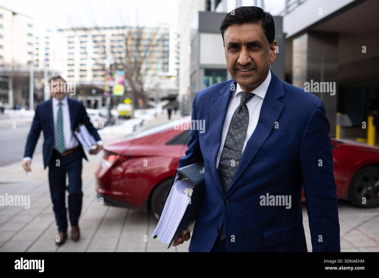 Reps. Thomas Massie (R-Ky.) and Ro Khanna (D-Calif.) arrive to view ...