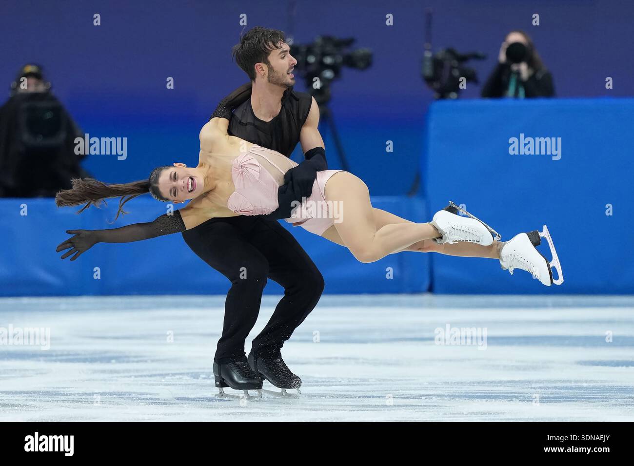 Laurence Fournier Beaudry and Guillaume Cizeron of Team France compete ...