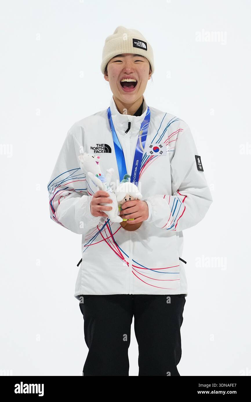 Bronze medalist South Korea's Yu Seung-eun celebrates after the women's ...