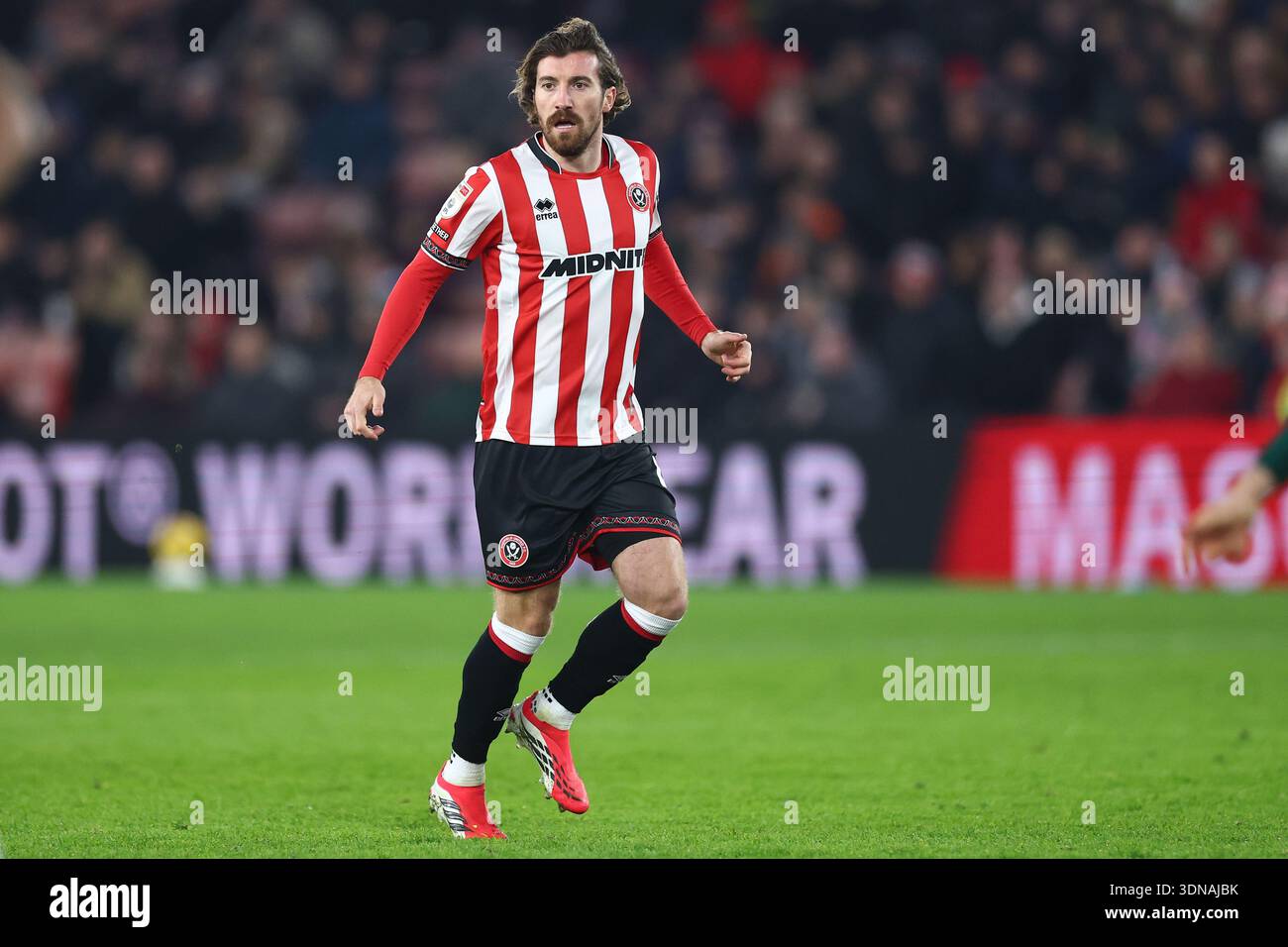 Sheffield, England, 9th February 2026. Joe Rothwell of Sheffield United ...